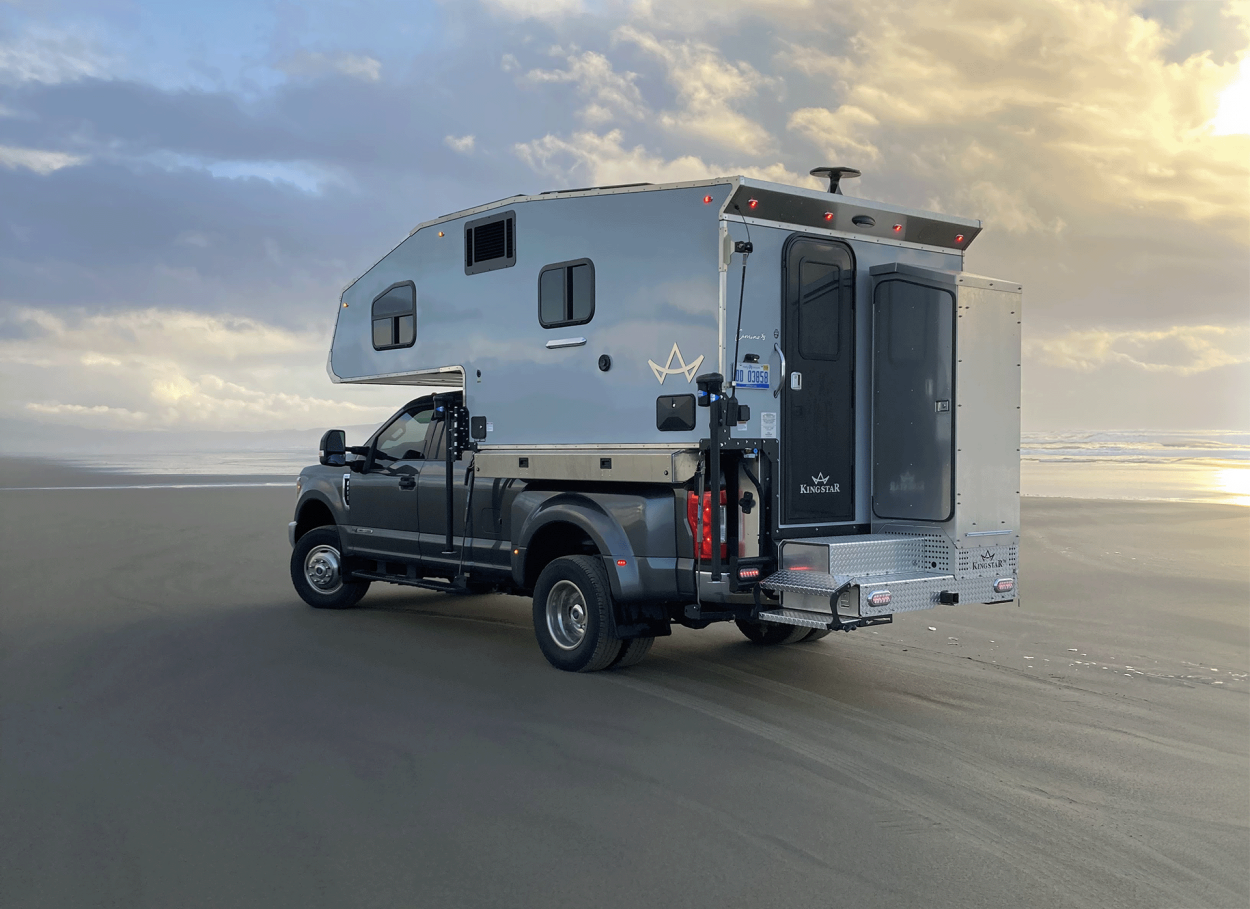 KRUZR 8 - Command Center - 8' Beds | Kingstar